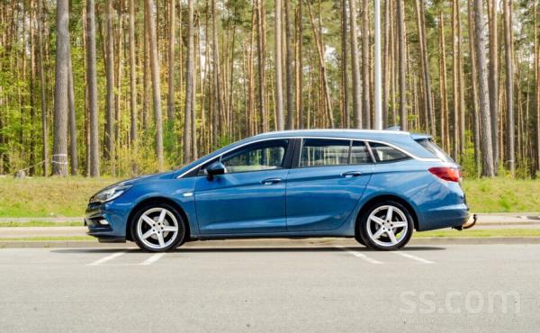 Blue Opel Astra 2017 in Riga, with an engine capacity of 1.60 L and mileage of 288 thousand km for 5690 €, photo 4 on AUTOMOTO.COM.LV
