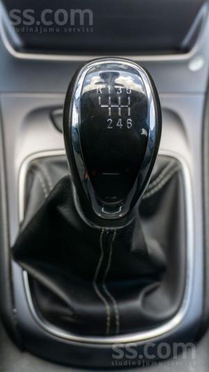 Blue Opel Astra 2017 in Riga, with an engine capacity of 1.60 L and mileage of 288 thousand km for 5690 €, photo 16 on AUTOMOTO.COM.LV