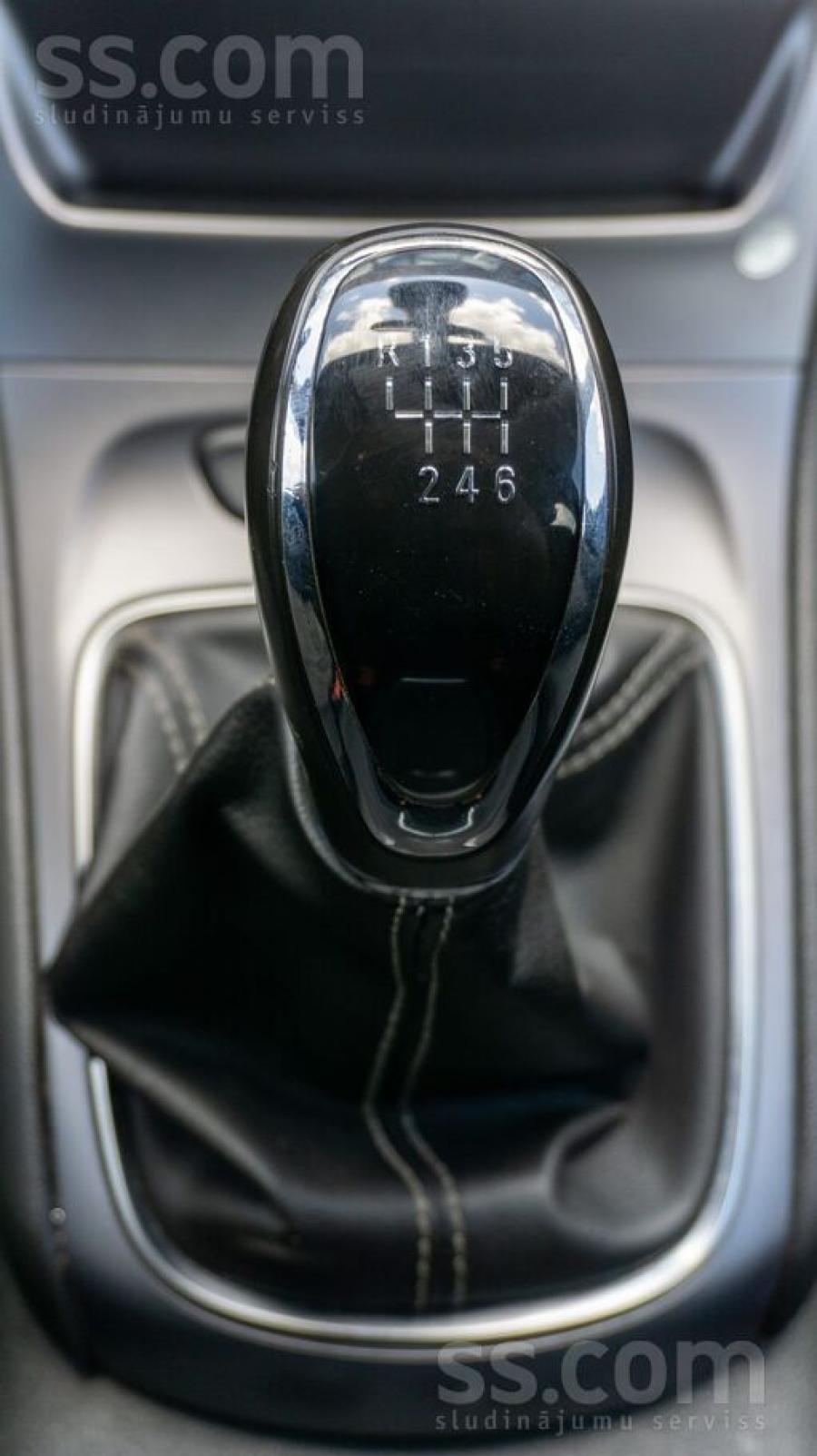 Blue Opel Astra 2017 in Riga, with an engine capacity of 1.60 L and mileage of 288 thousand km for 5690 €, photo 16 on AUTOMOTO.COM.LV
