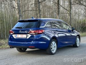 Blue Opel Astra 2018 in Tukums, with an engine capacity of 1.60 L and mileage of 225 thousand km for 6390 €, photo 7 on AUTOMOTO.COM.LV