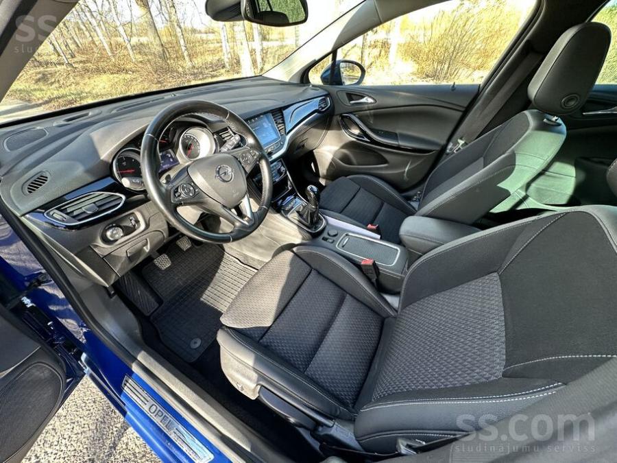 Blue Opel Astra 2018 in Tukums, with an engine capacity of 1.60 L and mileage of 225 thousand km for 6390 €, photo 10 on AUTOMOTO.COM.LV