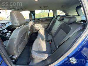 Blue Opel Astra 2018 in Tukums, with an engine capacity of 1.60 L and mileage of 225 thousand km for 6390 €, photo 15 on AUTOMOTO.COM.LV
