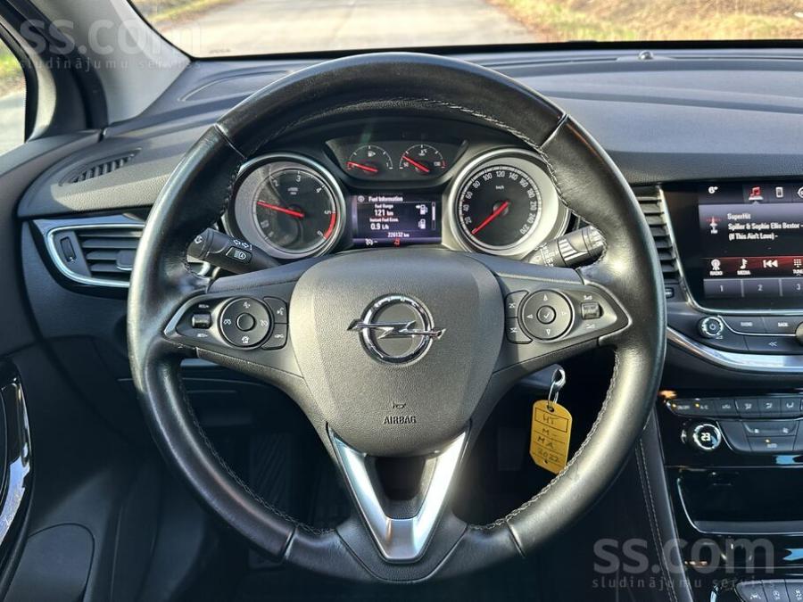 Blue Opel Astra 2018 in Tukums, with an engine capacity of 1.60 L and mileage of 225 thousand km for 6390 €, photo 16 on AUTOMOTO.COM.LV