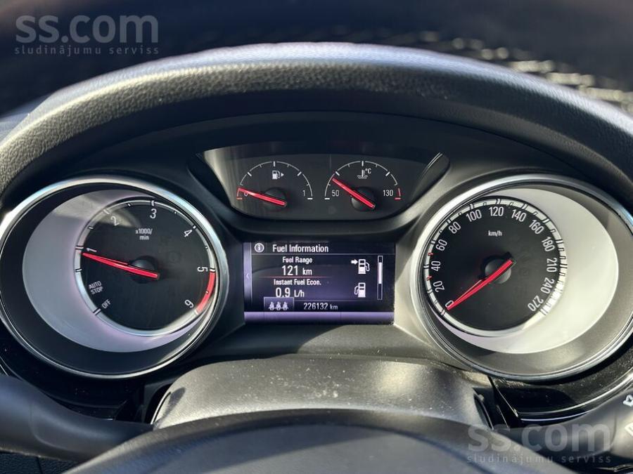 Blue Opel Astra 2018 in Tukums, with an engine capacity of 1.60 L and mileage of 225 thousand km for 6390 €, photo 17 on AUTOMOTO.COM.LV