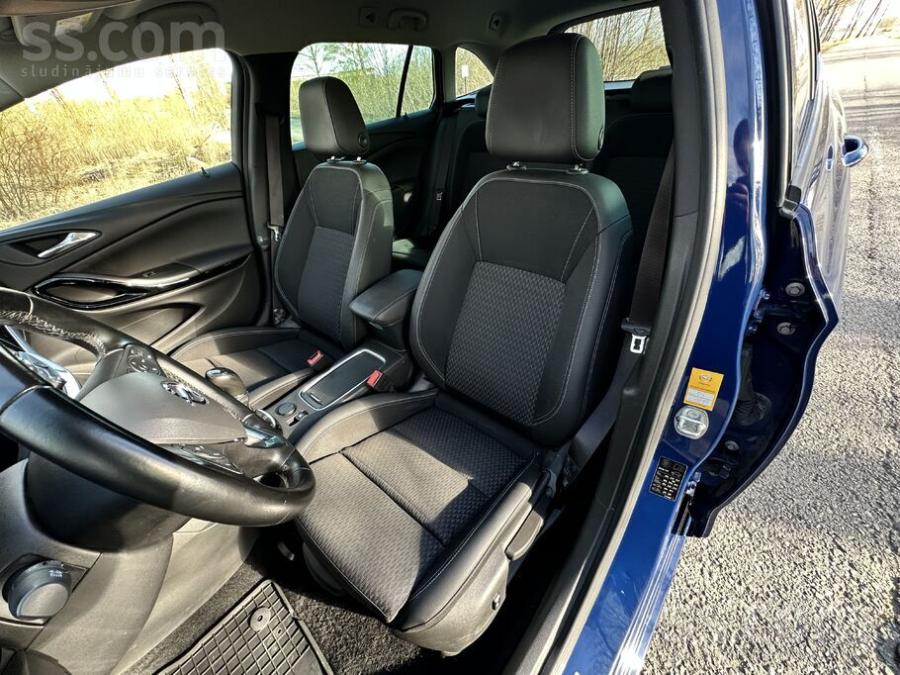 Blue Opel Astra 2018 in Tukums, with an engine capacity of 1.60 L and mileage of 225 thousand km for 6390 €, photo 22 on AUTOMOTO.COM.LV
