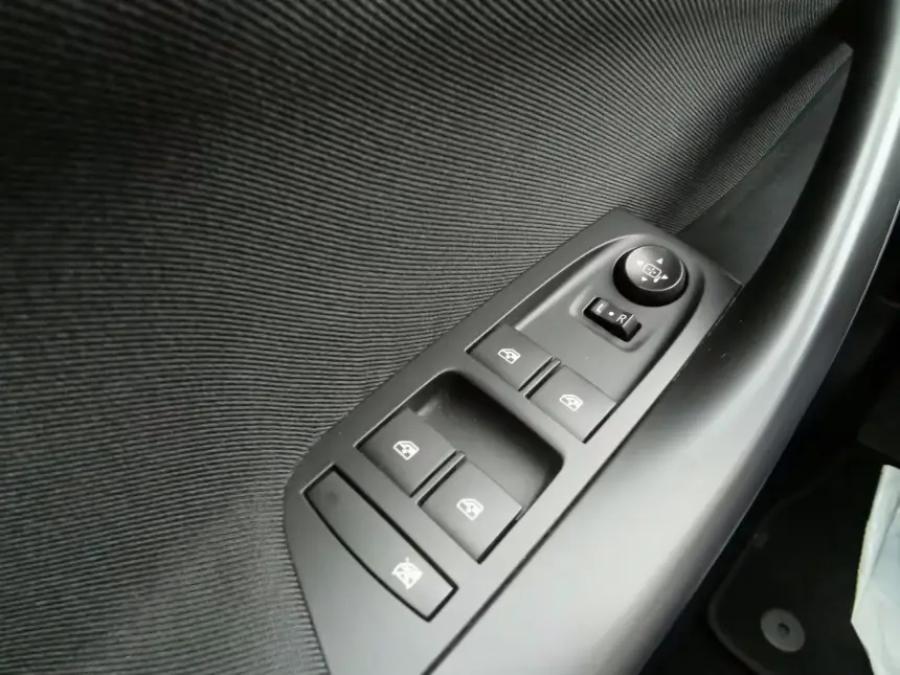 Zils Opel Astra 2018 Kuldīga, ar dzinēja tilpumu 1.60 L un nobraukumu 147 tūkst. km par 8100 €, foto 17 vietnē AUTOMOTO.COM.LV