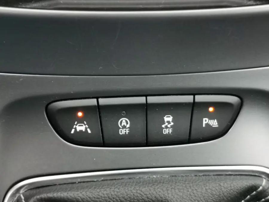 Zils Opel Astra 2018 Kuldīga, ar dzinēja tilpumu 1.60 L un nobraukumu 147 tūkst. km par 8100 €, foto 20 vietnē AUTOMOTO.COM.LV