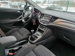 Blue Opel Astra 2018 in Riga, with an engine capacity of 1.60 L and mileage of 147 thousand km for 8100 €, photo 8 on AUTOMOTO.COM.LV