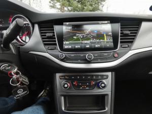 Blue Opel Astra 2018 in Riga, with an engine capacity of 1.60 L and mileage of 147 thousand km for 8100 €, photo 11 on AUTOMOTO.COM.LV