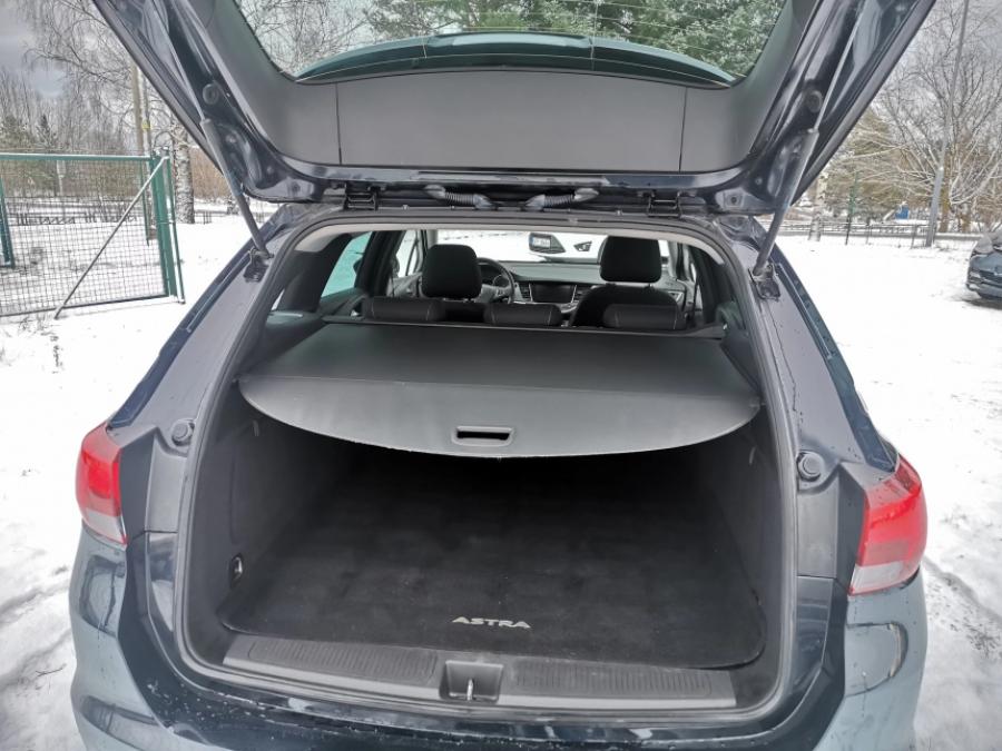 Blue Opel Astra 2018 in Riga, with an engine capacity of 1.60 L and mileage of 147 thousand km for 8100 €, photo 21 on AUTOMOTO.COM.LV