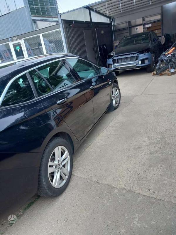 Zils Opel Astra 2018 Viļņa, ar dzinēja tilpumu 1.60 L un nobraukumu 233 tūkst. km par 10300 €, foto 3 vietnē AUTOMOTO.COM.LV
