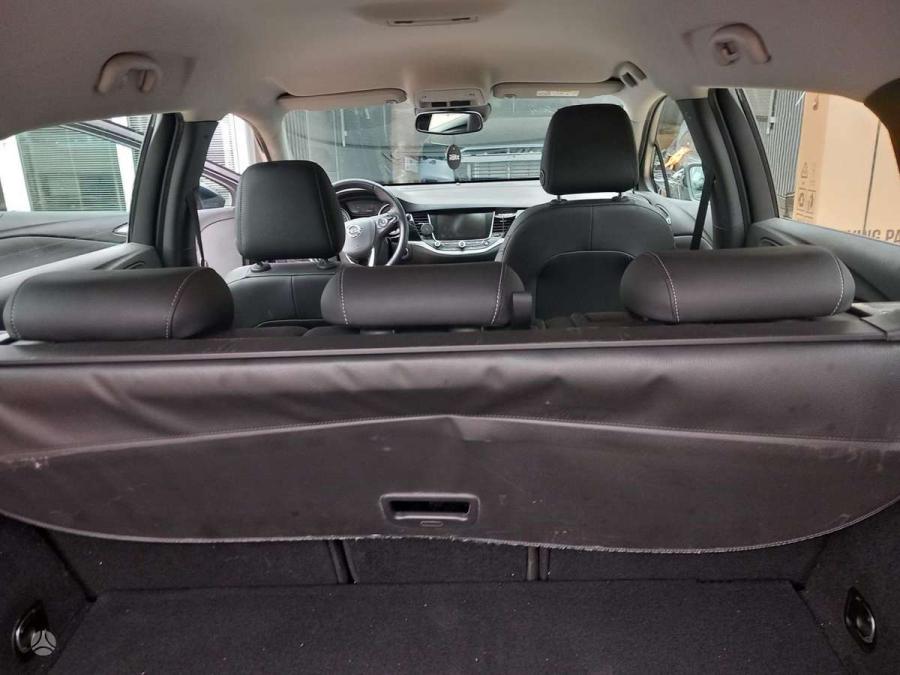 Blue Opel Astra 2018 in Vilnius, with an engine capacity of 1.60 L and mileage of 233 thousand km for 10300 €, photo 7 on AUTOMOTO.COM.LV