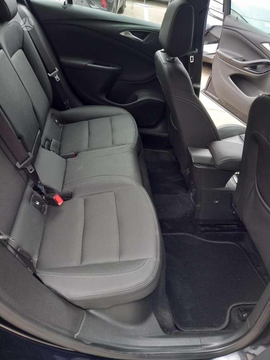 Blue Opel Astra 2018 in Vilnius, with an engine capacity of 1.60 L and mileage of 233 thousand km for 10300 €, photo 8 on AUTOMOTO.COM.LV