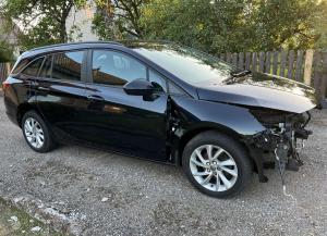 Blue Opel Astra 2018 in Vilkaviskis, with an engine capacity of 1.00 L and mileage of 120 thousand km for 2200 €, photo 3 on AUTOMOTO.COM.LV