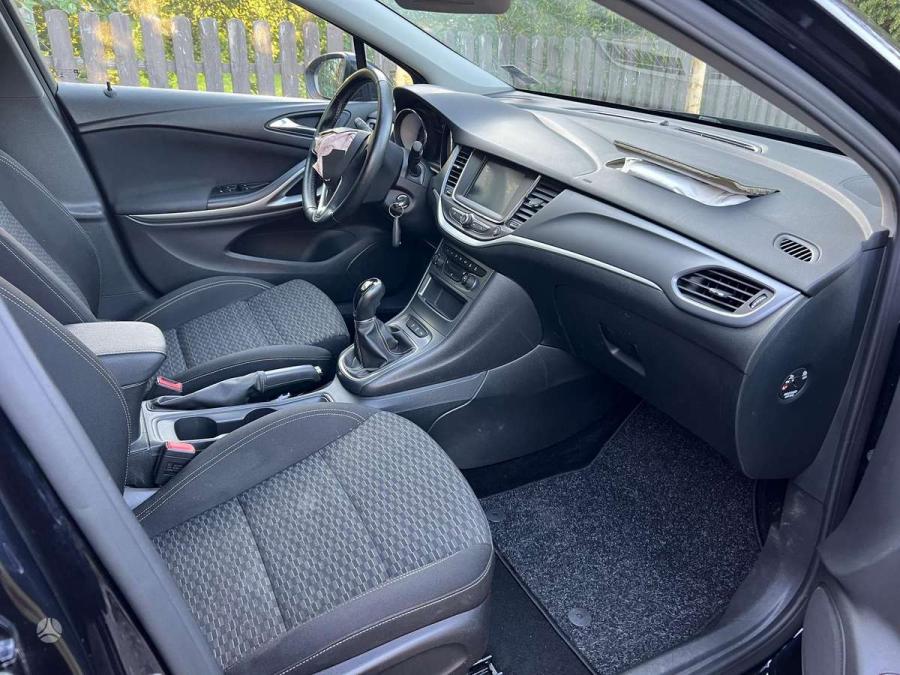 Blue Opel Astra 2018 in Vilkaviskis, with an engine capacity of 1.00 L and mileage of 120 thousand km for 2200 €, photo 6 on AUTOMOTO.COM.LV