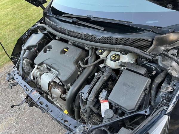 Blue Opel Astra 2018 in Vilkaviskis, with an engine capacity of 1.00 L and mileage of 120 thousand km for 2200 €, photo 9 on AUTOMOTO.COM.LV