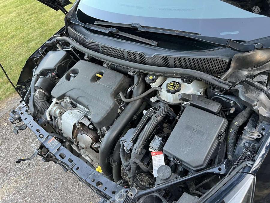 Blue Opel Astra 2018 in Vilkaviskis, with an engine capacity of 1.00 L and mileage of 120 thousand km for 2200 €, photo 9 on AUTOMOTO.COM.LV