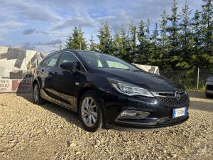 Blue Opel Astra 2018 in Kaunas, with an engine capacity of 1.60 L and mileage of 136 thousand km for 6850 €, photo 4 on AUTOMOTO.COM.LV