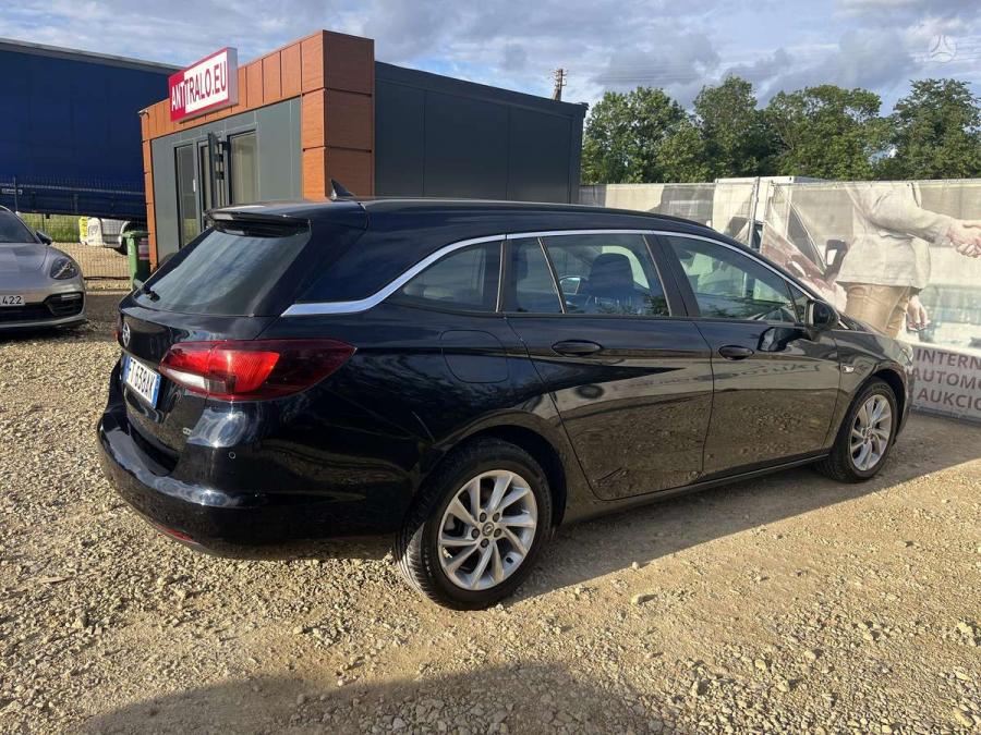 Blue Opel Astra 2018 in Kaunas, with an engine capacity of 1.60 L and mileage of 136 thousand km for 6850 €, photo 6 on AUTOMOTO.COM.LV