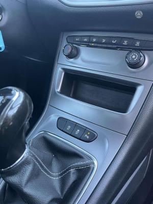 Blue Opel Astra 2018 in Kaunas, with an engine capacity of 1.60 L and mileage of 136 thousand km for 6850 €, photo 14 on AUTOMOTO.COM.LV