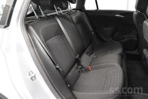 Blue Opel Astra 2019 in Riga, with an engine capacity of 1.40 L and mileage of 129 thousand km for 12990 €, photo 17 on AUTOMOTO.COM.LV