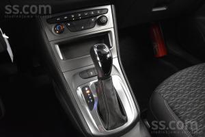 Blue Opel Astra 2019 in Riga, with an engine capacity of 1.40 L and mileage of 129 thousand km for 12990 €, photo 18 on AUTOMOTO.COM.LV