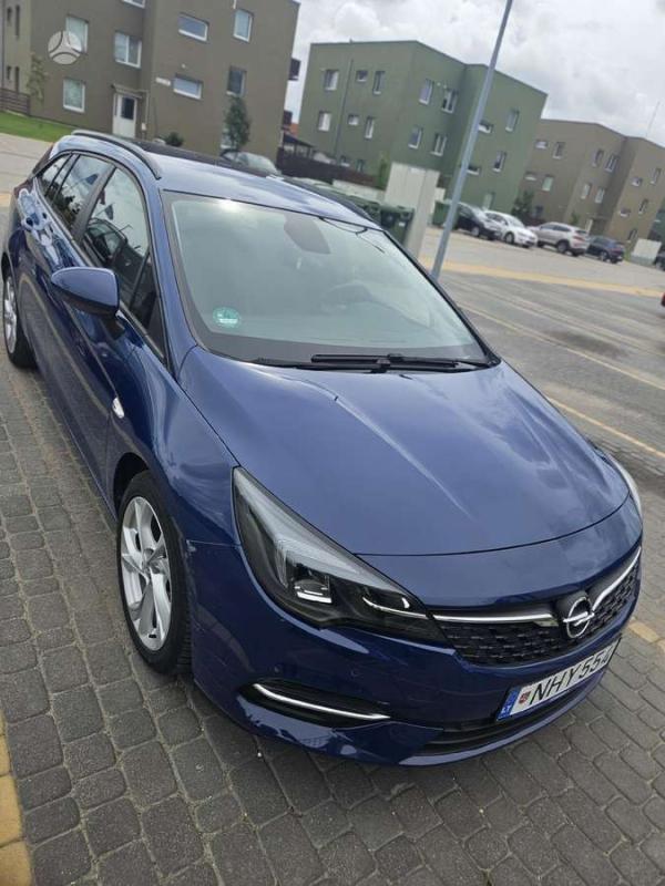 Blue Opel Astra 2020 in Kaunas, with an engine capacity of 1.50 L and mileage of 145 thousand km for 8000 €, photo 1 on AUTOMOTO.COM.LV