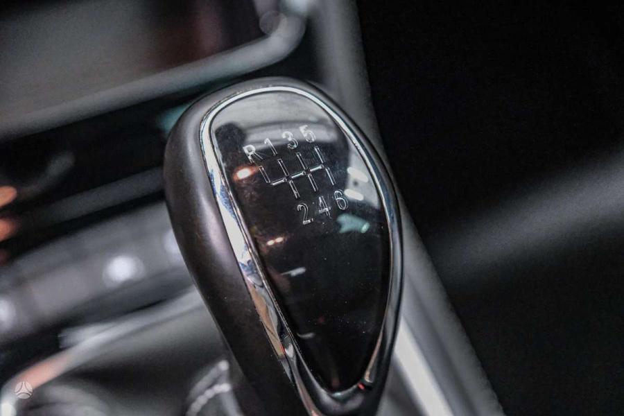 Blue Opel Astra 2020 in Kaunas, with an engine capacity of 1.20 L and mileage of 178 thousand km for 8290 €, photo 27 on AUTOMOTO.COM.LV