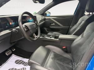 Blue Opel Astra 2023 in Riga, with an engine capacity of 1.50 L and mileage of 147 thousand km for 17900 €, photo 12 on AUTOMOTO.COM.LV