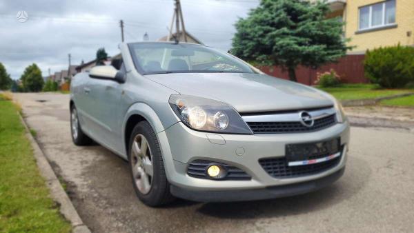 Brown Opel Astra 2006 in Siauliai, with an engine capacity of 1.60 L and mileage of 112 thousand km for 2850 €, photo 1 on AUTOMOTO.COM.LV