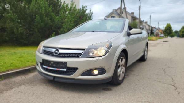 Brown Opel Astra 2006 in Siauliai, with an engine capacity of 1.60 L and mileage of 112 thousand km for 2850 €, photo 3 on AUTOMOTO.COM.LV