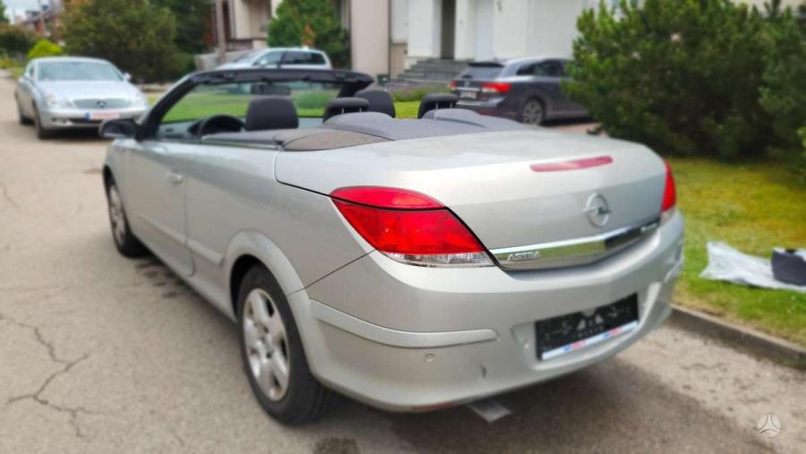 Brūns Opel Astra 2006 Šauļi, ar dzinēja tilpumu 1.60 L un nobraukumu 112 tūkst. km par 2850 €, foto 9 vietnē AUTOMOTO.COM.LV