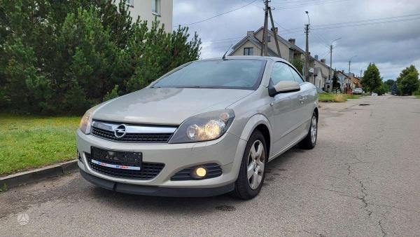 Brown Opel Astra 2006 in Siauliai, with an engine capacity of 1.60 L and mileage of 112 thousand km for 2850 €, photo 9 on AUTOMOTO.COM.LV