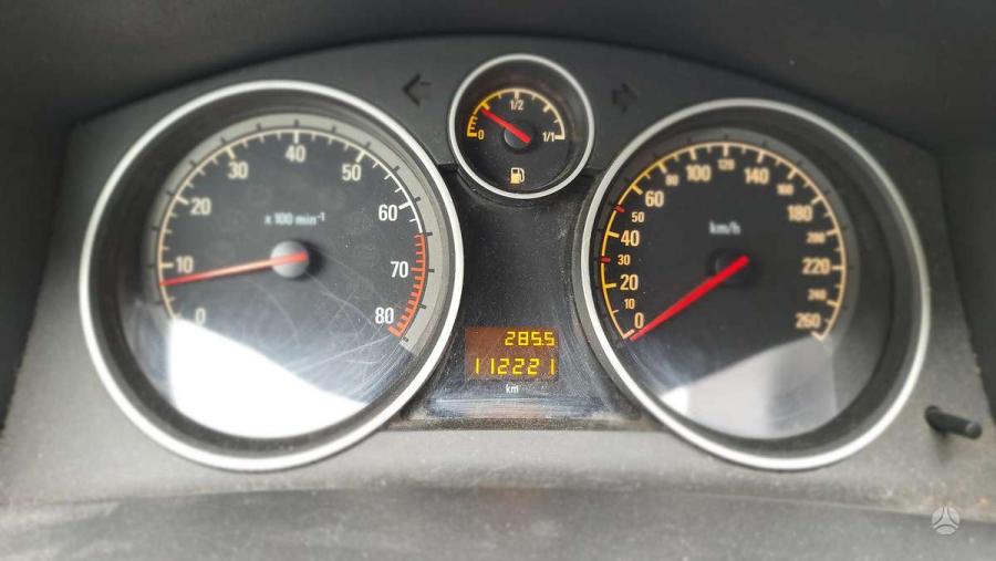 Brūns Opel Astra 2006 Šauļi, ar dzinēja tilpumu 1.60 L un nobraukumu 112 tūkst. km par 2850 €, foto 19 vietnē AUTOMOTO.COM.LV