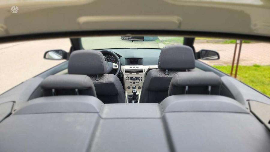 Brūns Opel Astra 2006 Šauļi, ar dzinēja tilpumu 1.60 L un nobraukumu 112 tūkst. km par 2850 €, foto 24 vietnē AUTOMOTO.COM.LV
