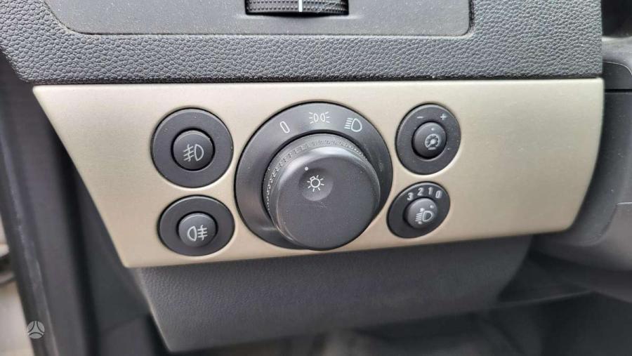 Brūns Opel Astra 2006 Šauļi, ar dzinēja tilpumu 1.60 L un nobraukumu 112 tūkst. km par 2850 €, foto 32 vietnē AUTOMOTO.COM.LV