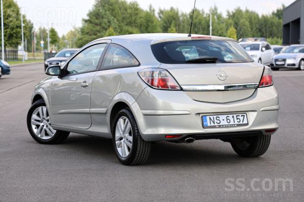 Brown Opel Astra 2010 in Jelgava, with an engine capacity of 1.70 L and mileage of 0 thousand km for 1990 €, photo 6 on AUTOMOTO.COM.LV