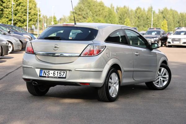 Brūns Opel Astra 2010 Jelgava, ar dzinēja tilpumu 1.70 L un nobraukumu 322 tūkst. km par 1990 €, foto 4 vietnē AUTOMOTO.COM.LV
