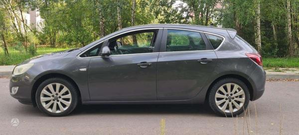 Brown Opel Astra 2010 in Vilnius, with an engine capacity of 1.25 L and mileage of 271 thousand km for 2000 €, photo 7 on AUTOMOTO.COM.LV