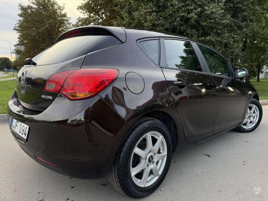 Brūns Opel Astra 2011 Kauņa, ar dzinēja tilpumu 1.69 L un nobraukumu 303 tūkst. km par 2200 €, foto 5 vietnē AUTOMOTO.COM.LV