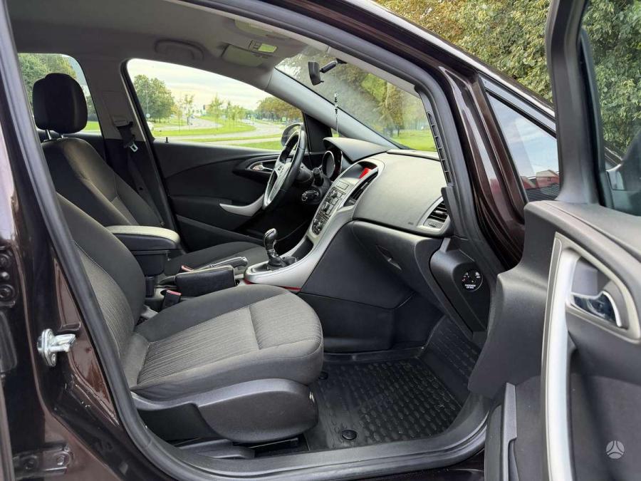 Brūns Opel Astra 2011 Kauņa, ar dzinēja tilpumu 1.69 L un nobraukumu 303 tūkst. km par 2200 €, foto 11 vietnē AUTOMOTO.COM.LV