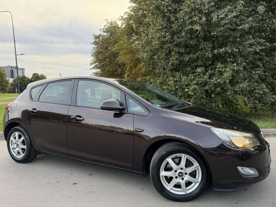 Brūns Opel Astra 2011 Kauņa, ar dzinēja tilpumu 1.69 L un nobraukumu 303 tūkst. km par 2200 €, foto 15 vietnē AUTOMOTO.COM.LV