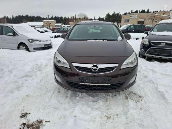 Brūns Opel Astra 2012 Utena, ar dzinēja tilpumu 1.36 L un nobraukumu 214 tūkst. km par 3500 €, foto 4 vietnē AUTOMOTO.COM.LV