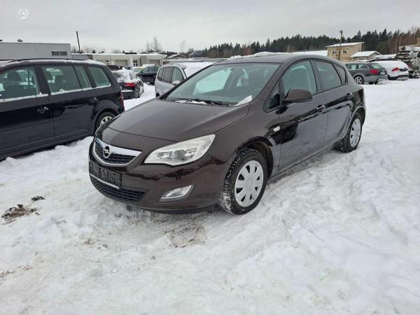 Brūns Opel Astra 2012 Utena, ar dzinēja tilpumu 1.36 L un nobraukumu 214 tūkst. km par 3500 €, foto 5 vietnē AUTOMOTO.COM.LV