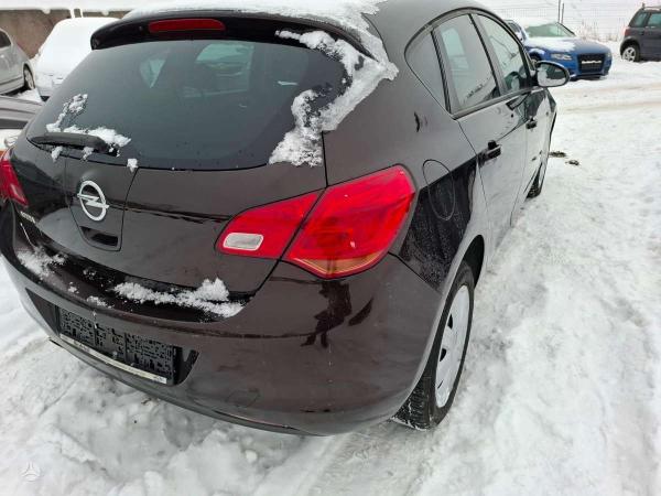 Brūns Opel Astra 2012 Utena, ar dzinēja tilpumu 1.36 L un nobraukumu 214 tūkst. km par 3500 €, foto 7 vietnē AUTOMOTO.COM.LV
