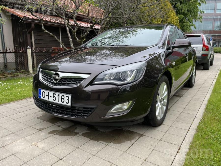 Brūns Opel Astra 2012 Rīga, ar dzinēja tilpumu 1.70 L un nobraukumu 189 tūkst. km par 4990 €, foto 1 vietnē AUTOMOTO.COM.LV