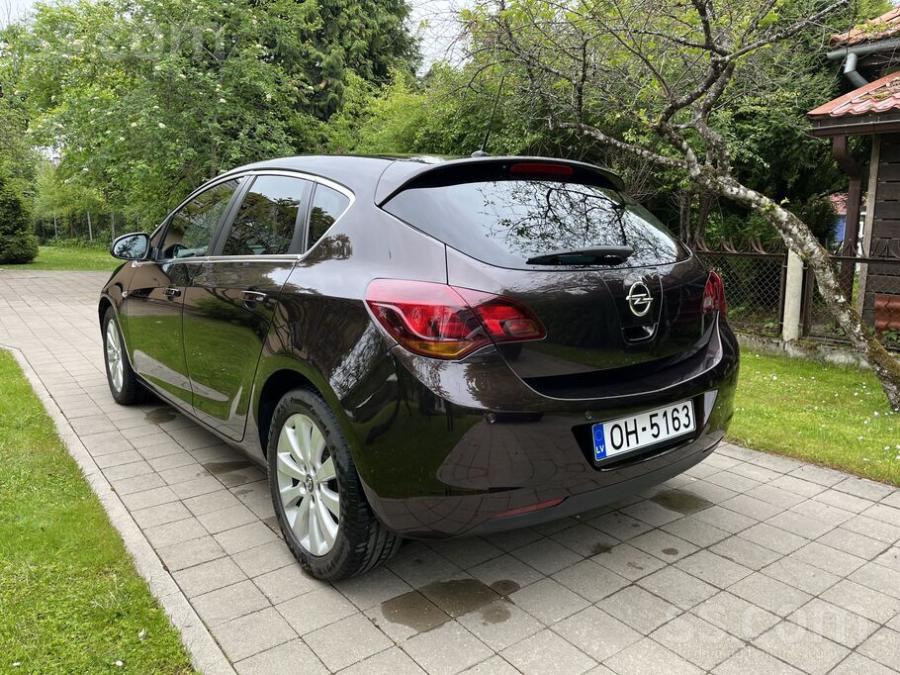 Brūns Opel Astra 2012 Rīga, ar dzinēja tilpumu 1.70 L un nobraukumu 189 tūkst. km par 4990 €, foto 4 vietnē AUTOMOTO.COM.LV