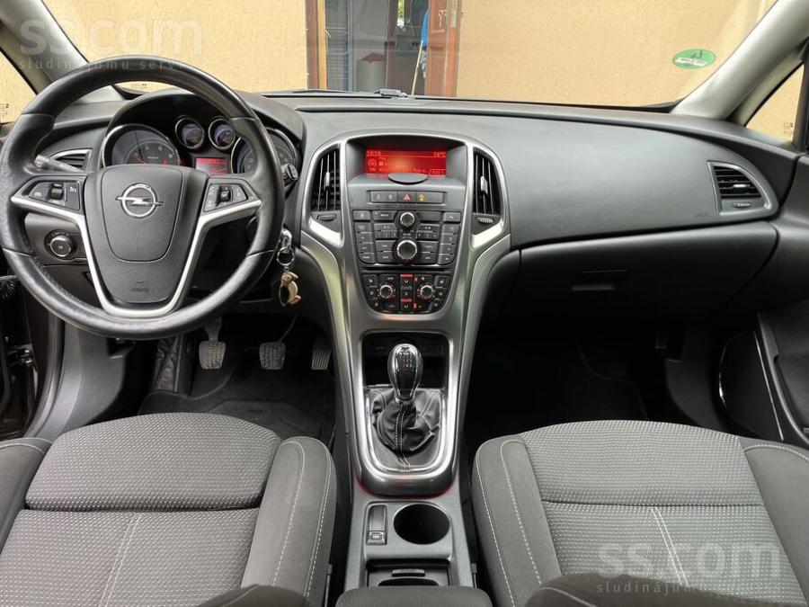 Brūns Opel Astra 2012 Rīga, ar dzinēja tilpumu 1.70 L un nobraukumu 189 tūkst. km par 4990 €, foto 9 vietnē AUTOMOTO.COM.LV