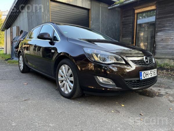 Brūns Opel Astra 2012 Rīga, ar dzinēja tilpumu 1.70 L un nobraukumu 255 tūkst. km par 4290 €, foto 1 vietnē AUTOMOTO.COM.LV