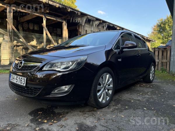 Brūns Opel Astra 2012 Rīga, ar dzinēja tilpumu 1.70 L un nobraukumu 255 tūkst. km par 4290 €, foto 7 vietnē AUTOMOTO.COM.LV